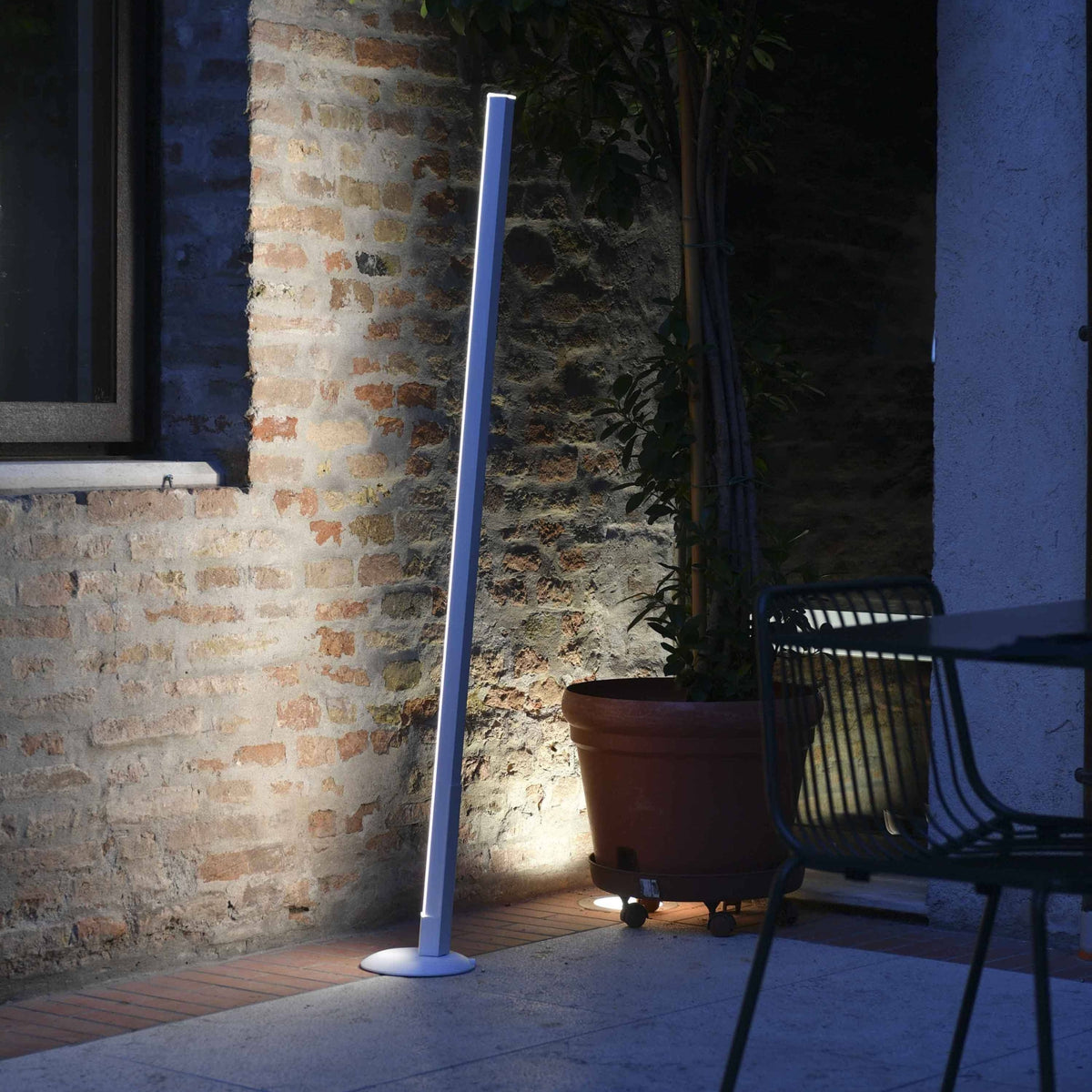Pencil Light Module with Docking Station | Zafferano